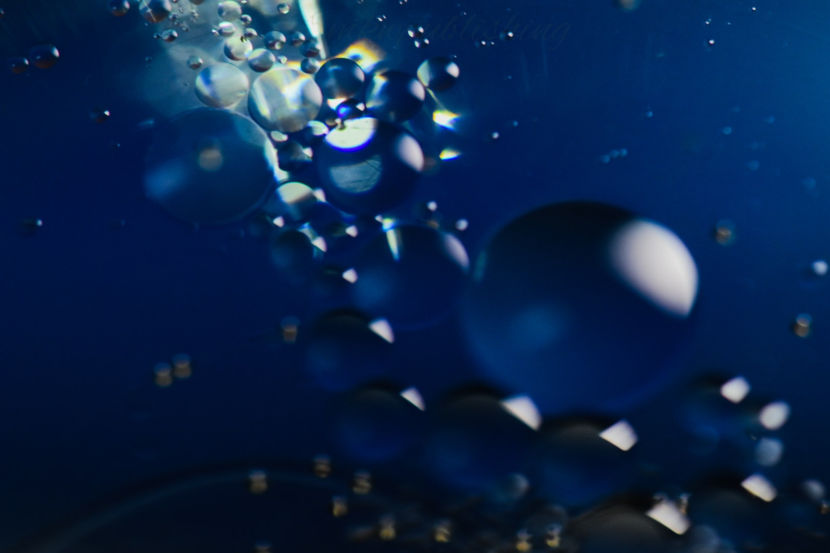 Abstract blue oil drops | MKW Publishing